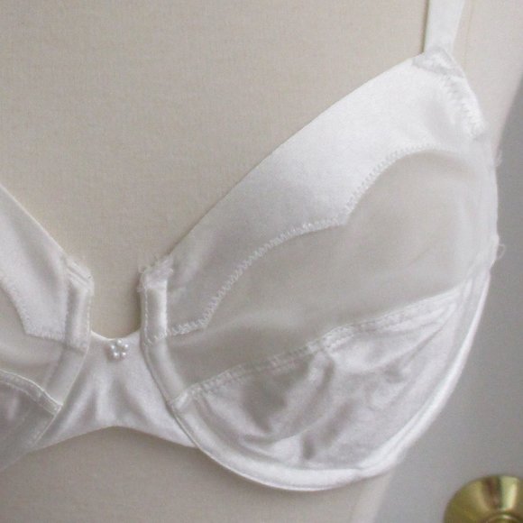 Enhance | Intimates & Sleepwear | Enhance Ivory Bra 34b | Poshmark